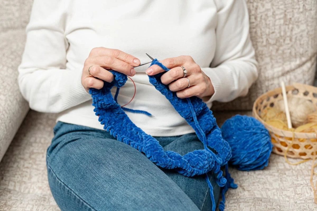 How to Fasten Off Crochet: Easy Steps for Beginners – Crochify